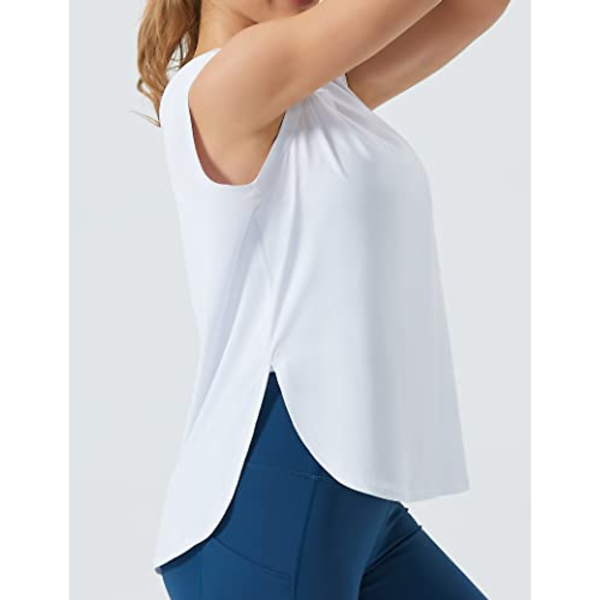 THE GYM PEOPLE Women's Workout Tank Tops Loose Fit Sleeveless Cotton Running Shirts White