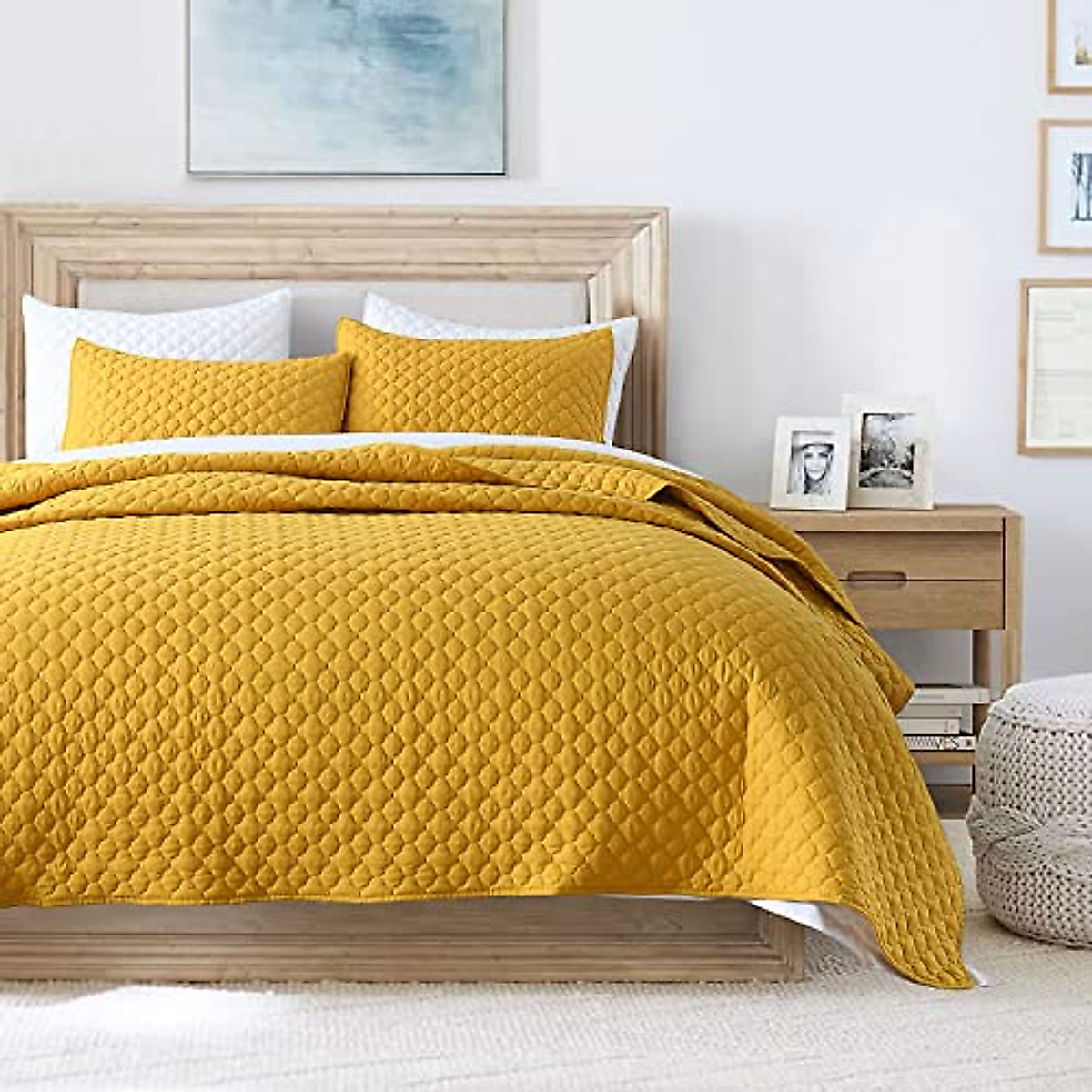 Yellow Quilt Queen Size, Lightweight Quilt for Summer Ultra-Soft Microfiber Modern Style Quilted Clouds Pattern Bedspread Quit Set 3 Pieces（(1 Quilt and 2 Pillow Shams)
