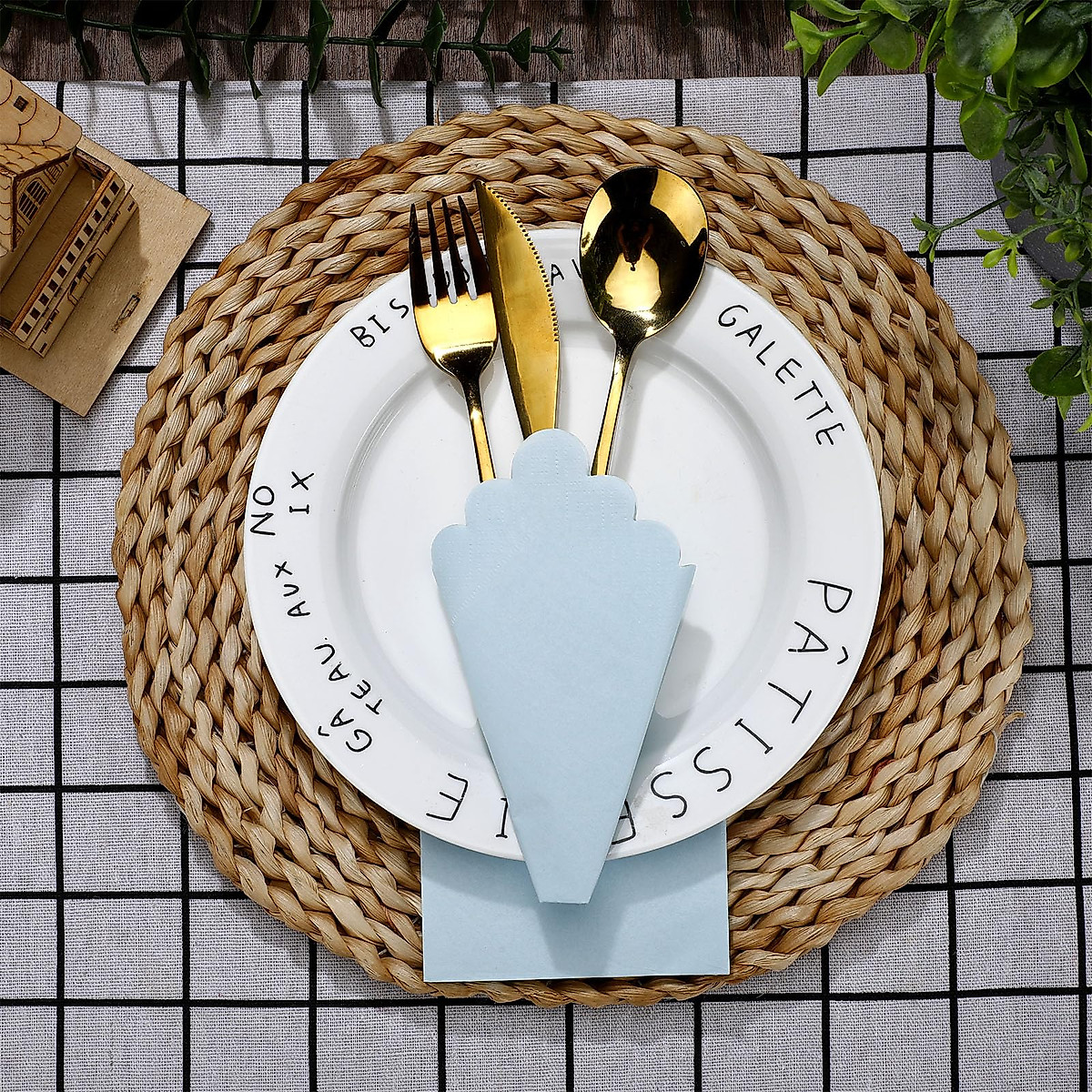 100 Pcs Scalloped Cocktail Napkins Thick Paper Napkins Disposable Party Napkins Beverage Napkins for Wedding Dinner Birthday Supplies, 5 x 5 Inches (Light Blue)