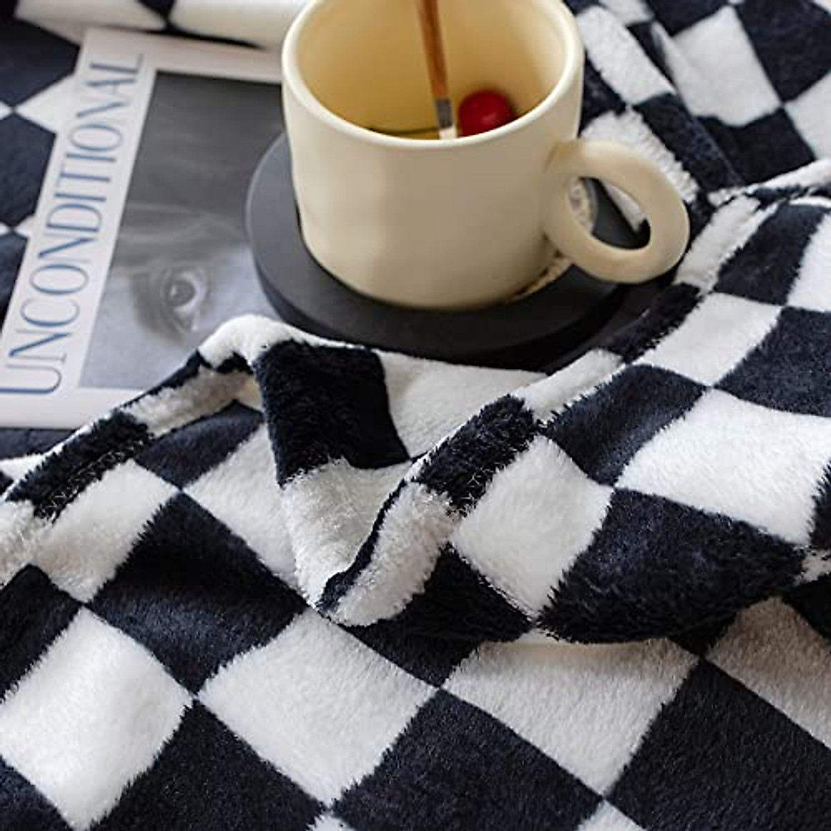 LIPOR Throw Blankets Flannel Blanket Checkerboard Grid Pattern Ultra Soft Fuzzy Checkered Throw Blankets Warm Home Decorative Luxury Blanket for Bed Couch Sofa All Seasons (Black, 51"x60")