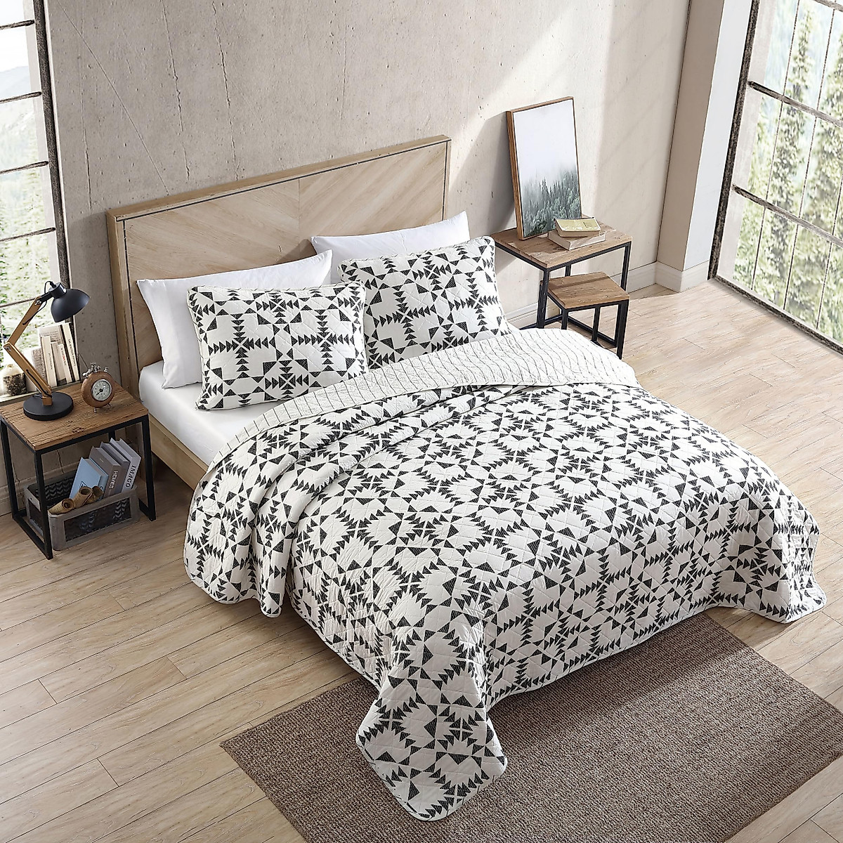 Eddie Bauer - Queen Quilt Set, Reversible Cotton Bedding with Matching Shams, Lightweight Home Decor for All Seasons (Arrowhead Charcoal, 3 pcs, Queen)