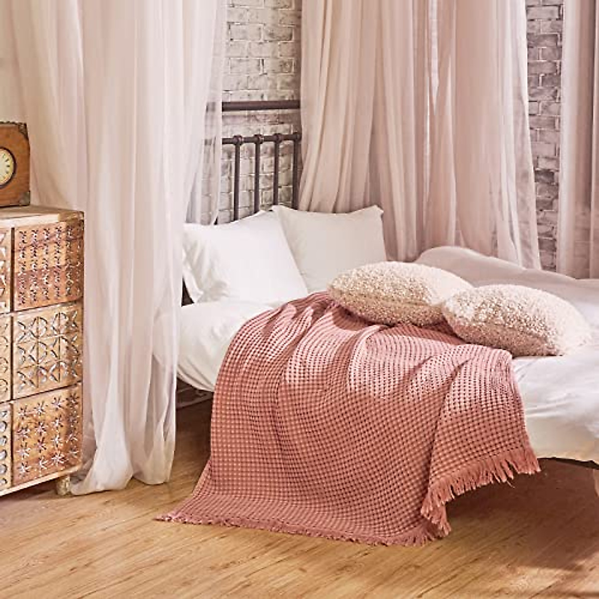 Amélie Home 100% Cotton Waffle Knit Throw Blanket, Soft Lightweight Blanket with Tassels, Decorative Breathable Textured Throw Blankets for Couch Bed Sofa, 50x60, Coral