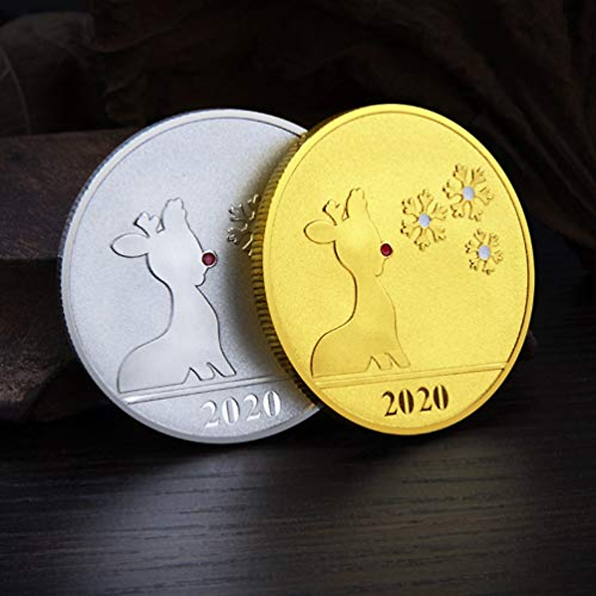 Amosfun 2pcs Christmas Challenge Coins Silver Santa Claus Coins Commemorative Coins Collection Arts Christmas Party Favors Gifts (Silver + Golden)