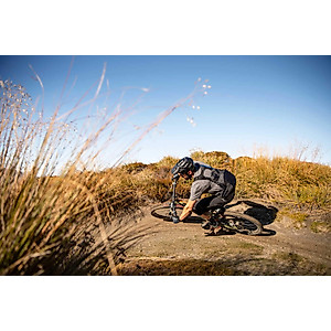 CamelBak Skyline LR 10 Bike Hydration Backpack - 100oz Lumbar Reservoir, Black