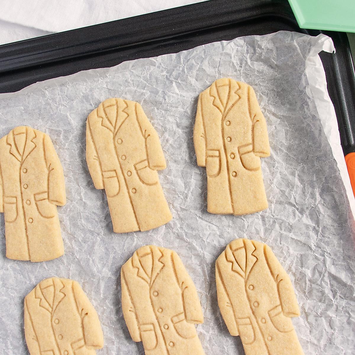 Laboratory Coat cookie cutter, 1 piece - Bakerlogy
