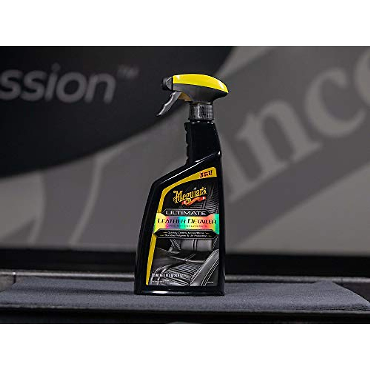 Meguiar's G201324SP Ultimate Leather Detailer - 24 Oz Spray Bottle