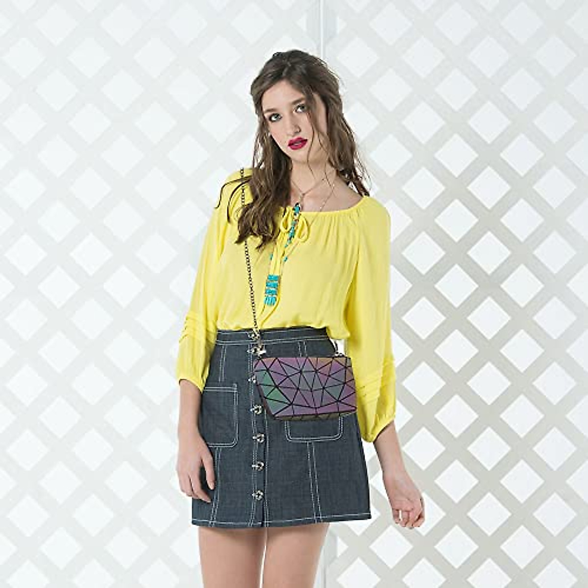 JOBEDE Holographic Laser Shoulder Bag, Geometric Hard Lattice Purses Handbags Reflective Envelope Handbag Luminous Purses Crossbody Bag Tote for Women