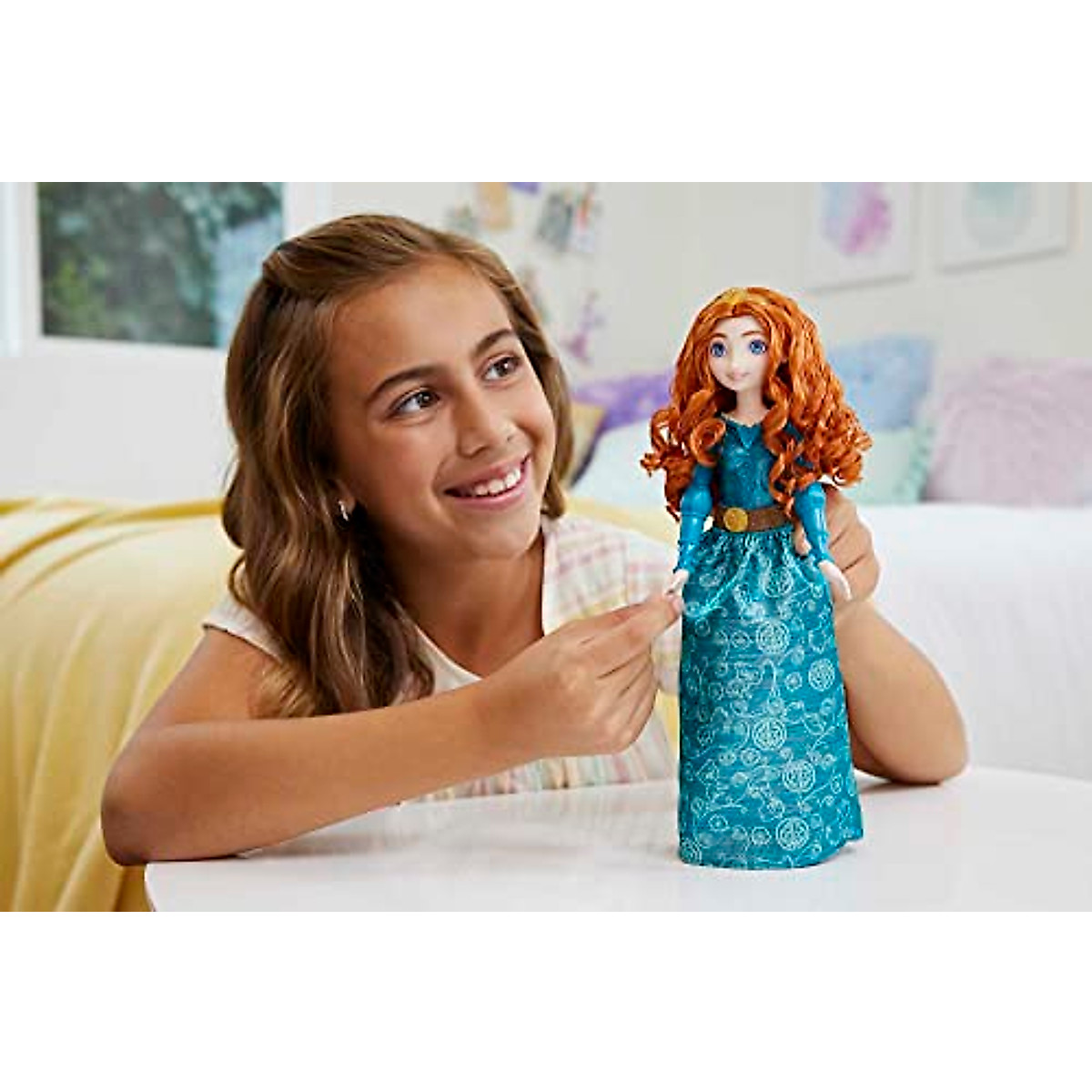 Mattel Disney Princess Toys, Merida Fashion Doll, Sparkling Look with Red Hair, Blue Eyes & Hair Accessory, Inspired by the Movie Brave