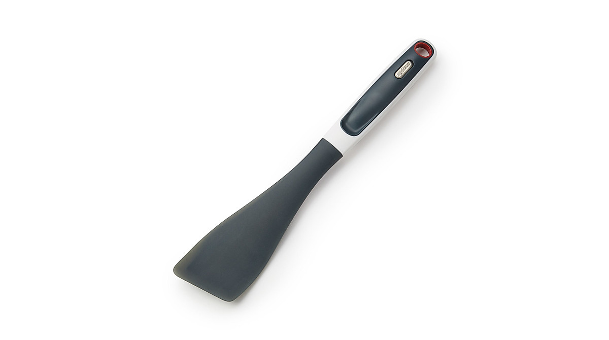 Zyliss Easy Lift Turner Silicone Spatula - Angled Head for Easy Food ...