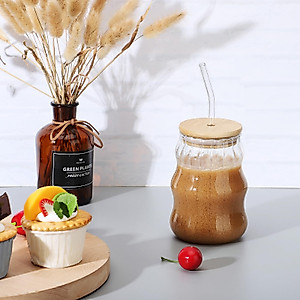 MANMAOHE 17oz Creative Drinking Glasses set of 2 Wave Shaped Glass Cups with Lids and Straws Beer Glasses Ice Coffee Glasses Vintage Ribbed Glassware for Juice Beverage