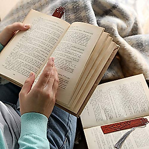 4 Pieces Carving Wooden Bookmark Classical Handmade Wood Bookmark Vintage Chinese Style Bookmarks Hollow Out Book Markers with Chinese Classic Element (Elegant Style)