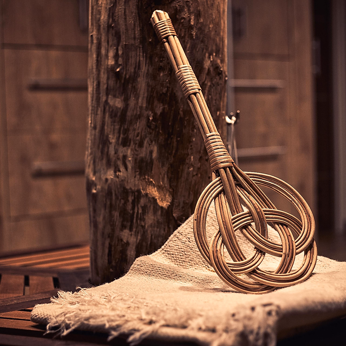 Carpet and Rug Beater, Rattan Carpet Beater, Manual Rug Beater Rattan Paddle, Durable Handmade Dust Beater, Must Have for Pet Owners