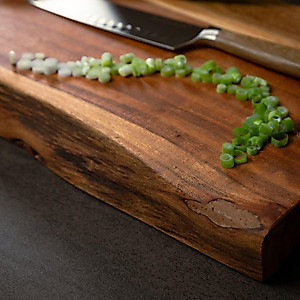 Zassenhaus Chopping Board Made of Acacia Wood, Solid Chopping Block, Wooden Chopping Board for Meat, Sustainably Grown Hardwood, Kitchen Board, 16" x 11.8" x 2"