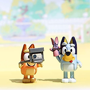 Bluey and Bingo Photographer 2 Figure Playset Pack Articulated 2.5 Inch Action Figures Includes Toy Bob Bilby Puppet and Camera Official Collectable Toy