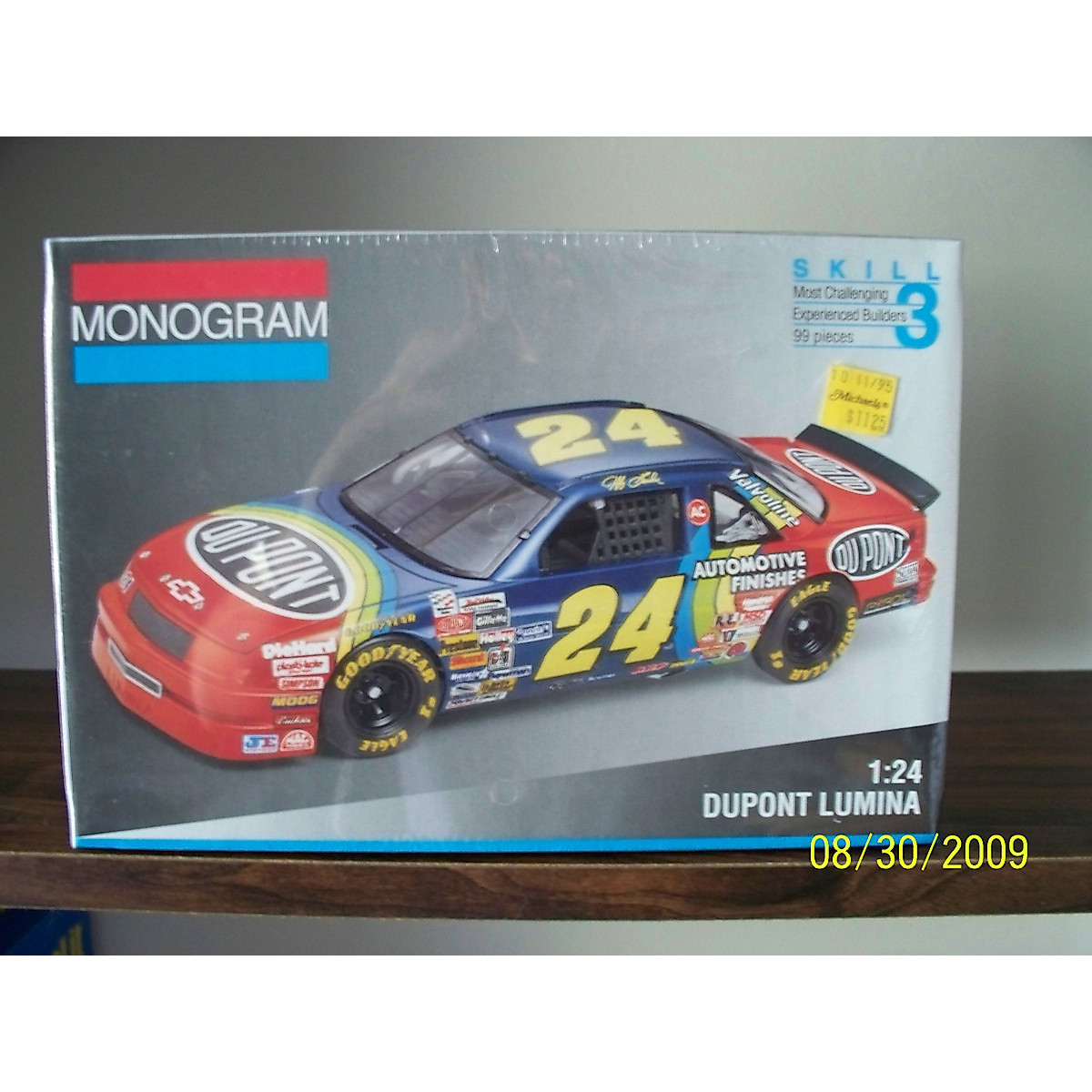 Jeff Gordon 1:24 Dupont Lumina Model Car Kit