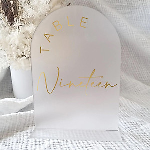 JINMURY Frosted Arch Wedding Table Numbers 1-10 with Stands, 5x7 Inch Frosted Acrylic Arch Sign with Gold Lettering, Frosted and gold Table Numbers for Wedding