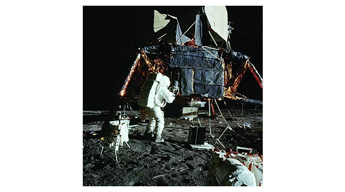 NASA Moon Missions Manual: Apollo 12-17 Engineering Insight
