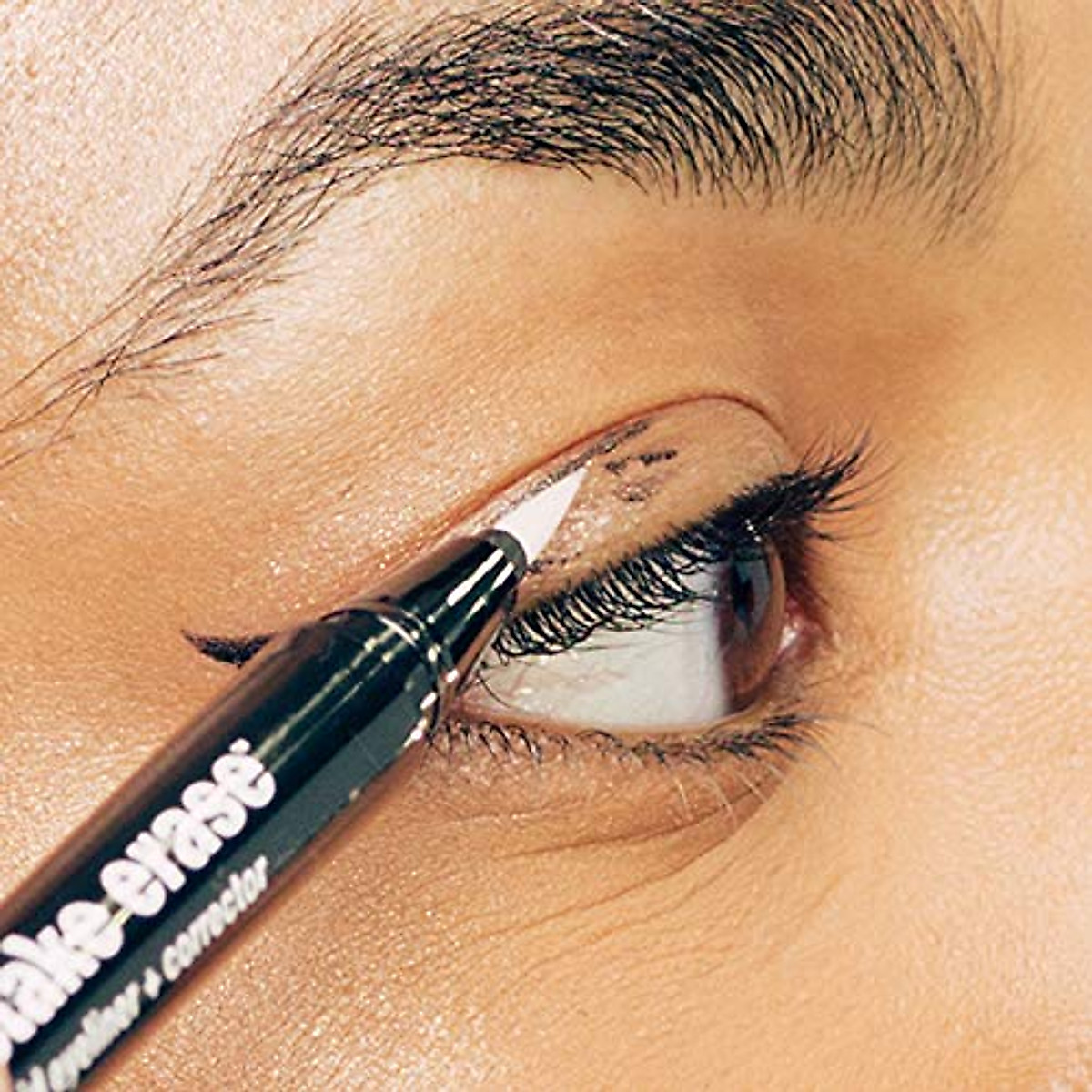 Mistake Erase Liquid Eyeliner and Corrector - All Day Wear Water-Resistant Eye Liner