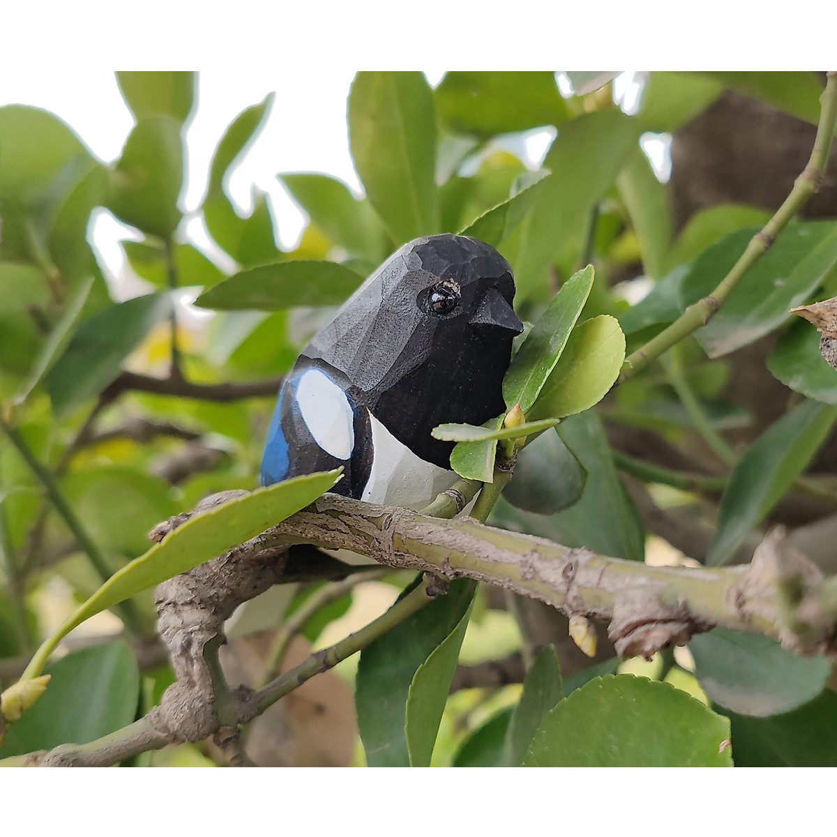 TALKLEK Hand Carved Wooden Bird Figurines, Creative Small Bird Statue for Home Decor, Bird Gifts for Bird Lovers (Blue Jay)