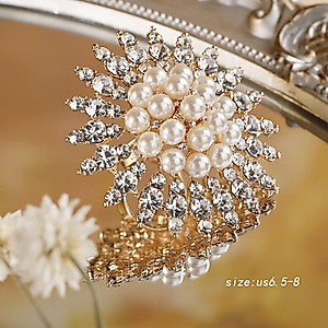 YERTTER Vintage Gold Round Pearl Ring Wide Ethnic Style Women Statement Ring Rhinestone Exaggerated Cocktail Ring Vintage Rhinestone Ring for Wedding Women Girls (Gold）