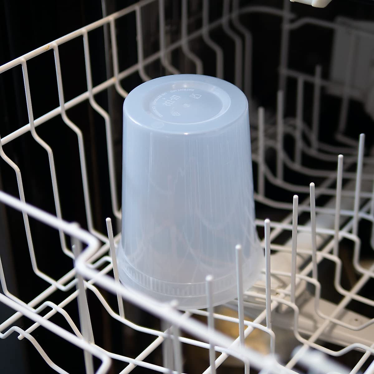 Plastic Deli Food Container (24 set - 32 oz) | For Storage, Meal Prep, Takeout, Leftovers | Includes Air-Tight Lids | Microwave/Dishwasher/Freezer Safe | Stackable | BPA-Free |