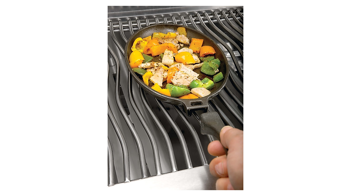 Napoleon 56003 Cast Iron Skillet – Perfect for Grilling & Cooking