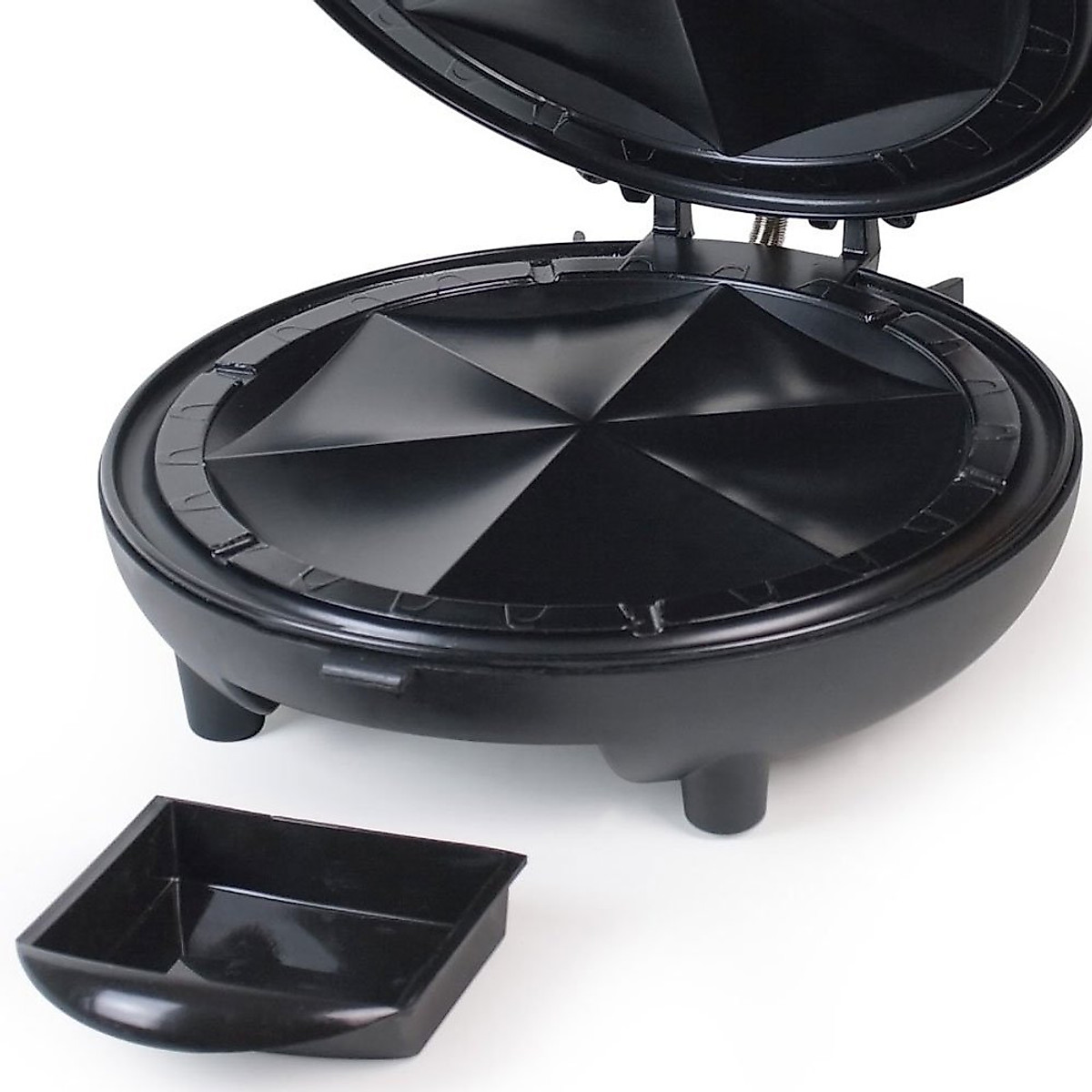 Nostalgia with Extra Stuffing Latch 6-Wedge Electric Quesadilla Maker, 8-inch, Red