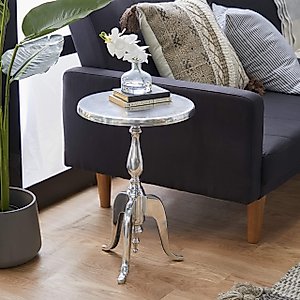 Deco 79 Traditional Aluminum Round Accent Table, 15" x 15" x 22", Silver