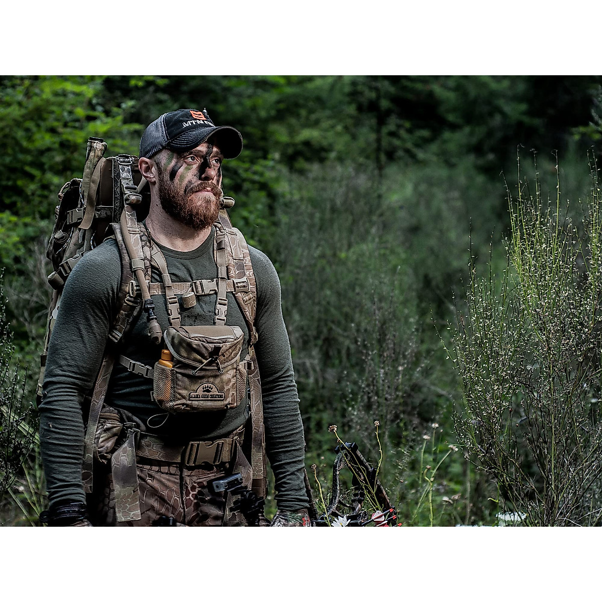 Alaska Guide Creations Hybrid Binocular Pack | Compact Utility Bag with Mesh Side Pockets | Binocular Harness for Comfort and Quick Access (Mossy Oak Break-Up Country)