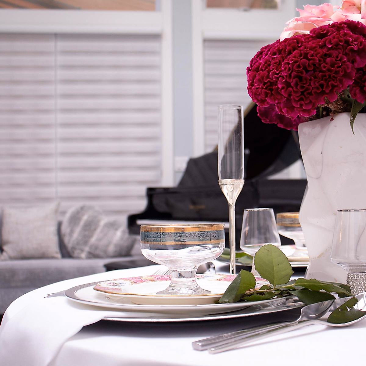 Kadut White Tablecloth - 90" Inch Round White Tablecloths for Circular Table Cover in White Washable Polyester - Great for Buffet Table, Parties, Holiday Dinner & More