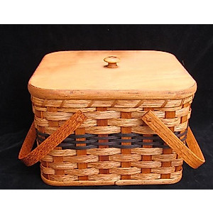 Amish Handmade Large Square Double Pie Carrier Basket with Inside Tray, Lid, and Two Swinging Carrier Handles. Possibility of Fresh Stain Odor, Will Need to Be Aired Out Upon Product Arrival. Colors May Vary.