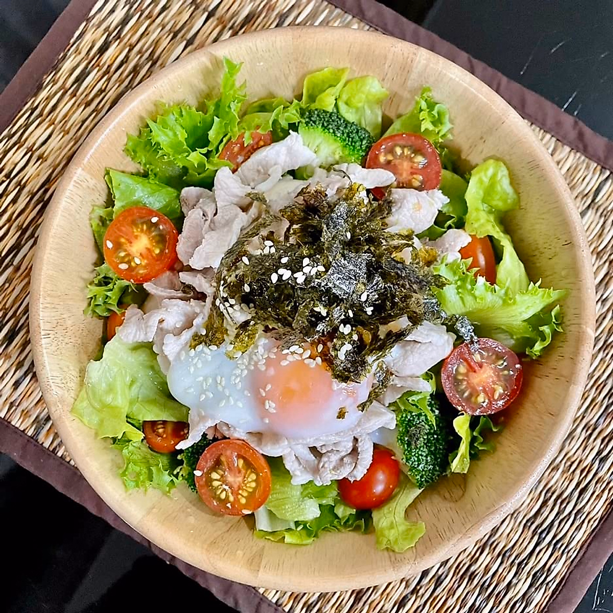 Handmade Wooden Bowls 10” - 100% Natural Hardwood Serving Bowls for Fruits, Salads, Snacks and More l Family-Style Dining l Wooden Salad Bowl - Home Decor & Kitchen