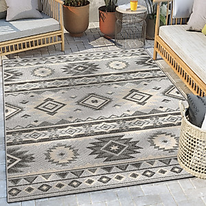 Well Woven Tuscon Grey Indoor/Outdoor Southwestern Area Rug (5'3" x 7'3") High Traffic Stain Resistant Geometric Medallion Carpet