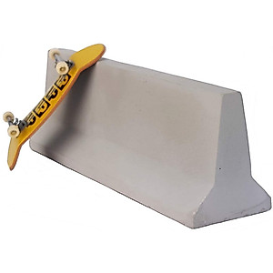 Acacia Grove Jersey Barrier for Fingerboard Skatepark - 1:12 Scale, Made of Concrete