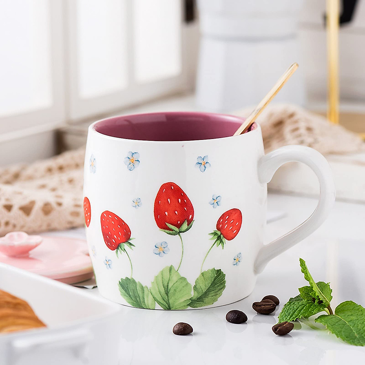 KEYIGOU 13.5oz Cute Strawberry Ceramic Coffee Mug with Lid Gold Spoon Tea Cup Cute Mugs for Women Friend Colleague Boss Gifts