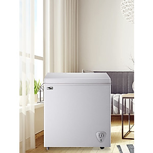 WANAI 5.0 Cu.Ft Compact Chest Freezers with 7 Adjustable Thermostat Top Open Door Freezer Compressor Cooling with Removable Storage Basket, Energy Saving Perfect for Home Bar Dorm or Apartment, Black