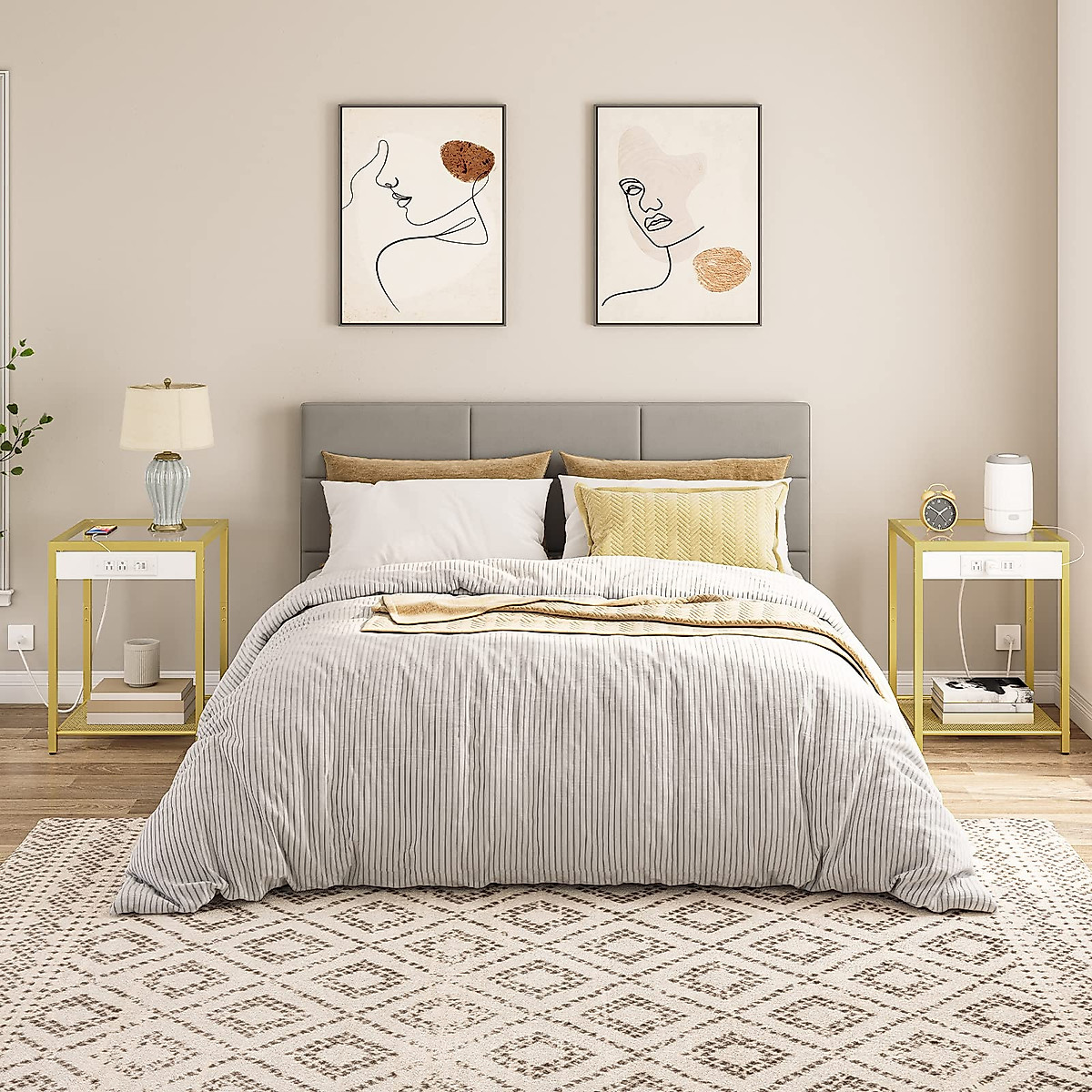 HOOBRO Side Table with Charging Station, Set of 2 End Tables with USB Ports, Nightstand for Tight Spaces, Tempered Glass, Modern Metal Frame, for Office, Bedroom, Living Room, Gold GD76UBZP201