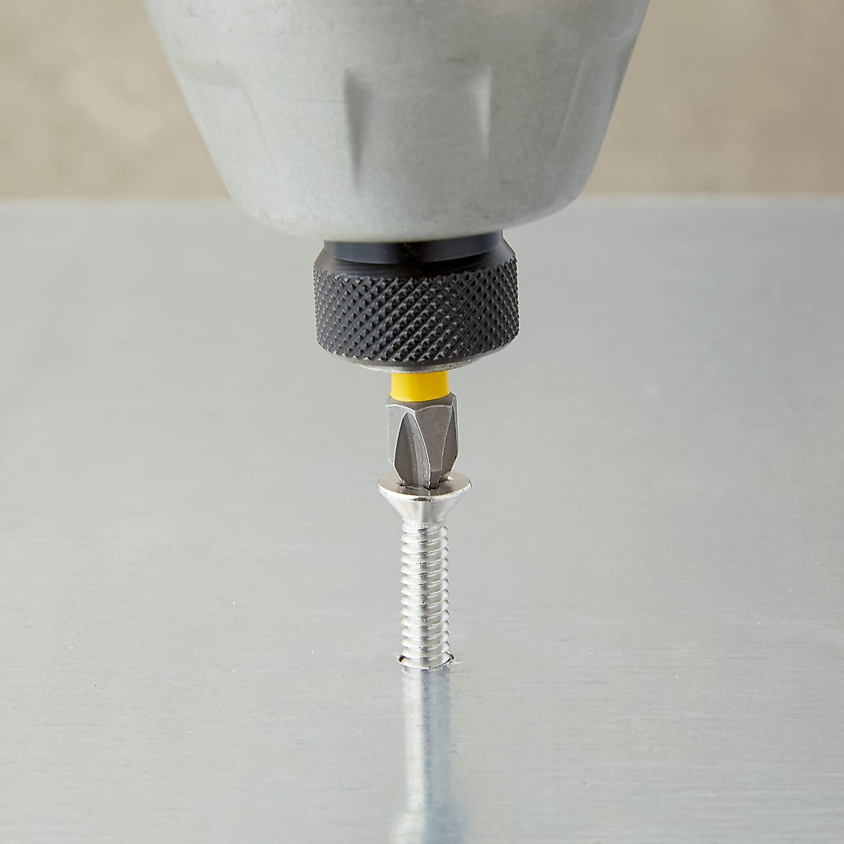 Built Industrial 400 Piece Machine Screw Assortment Kit, 304 Stainless Steel Flathead Set with #2 Phillips Driver Bit and Storage Case, 6-32, 8-32, and #10-24 Screws