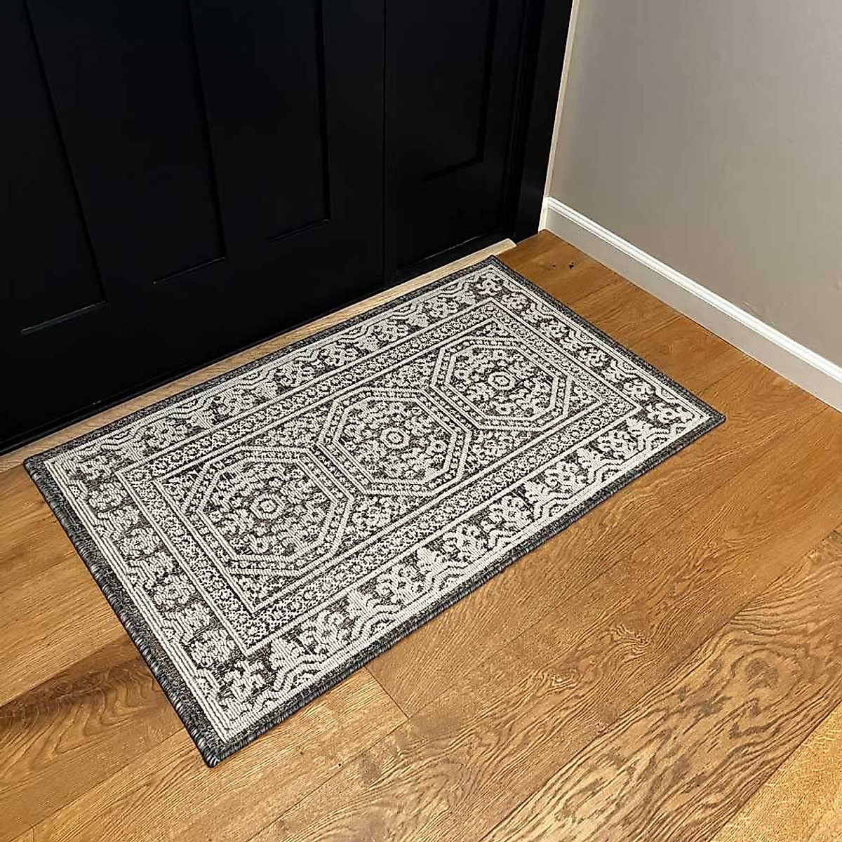 Pilgrim Home and Hearth 19653-1 Area Rugs, 46" x 28", Beautiful