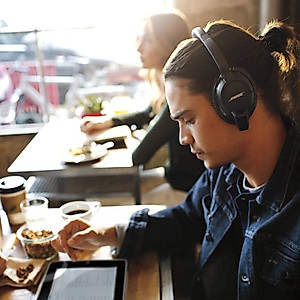 Bose SoundLink Around-Ear Bluetooth Headphones, Black (Discontinued by Manufacturer)