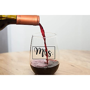 COOL AF Mr and Mrs Whiskey and Wine Glass Gift Set - Wedding Gift Glass Set For Bride and Groom - Engagement Gift for Couples and Newlyweds - Husband and Wife