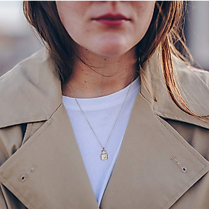 MEVECCO Gold Dainty Lock Necklace for Women 18K Gold Plated Cute Tiny Padlock Boho Love Elegant Necklace