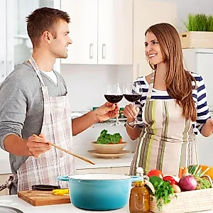 Cast Iron Dutch Oven 4.5 Quart Enameled Cast Iron Dutch Oven Pot with lid Heavy Duty Dutch Oven Dual Handles Porcelain Enameled Cast Iron Pot for Baking Braiser Cooking Family or Friends Gifts,Aqua