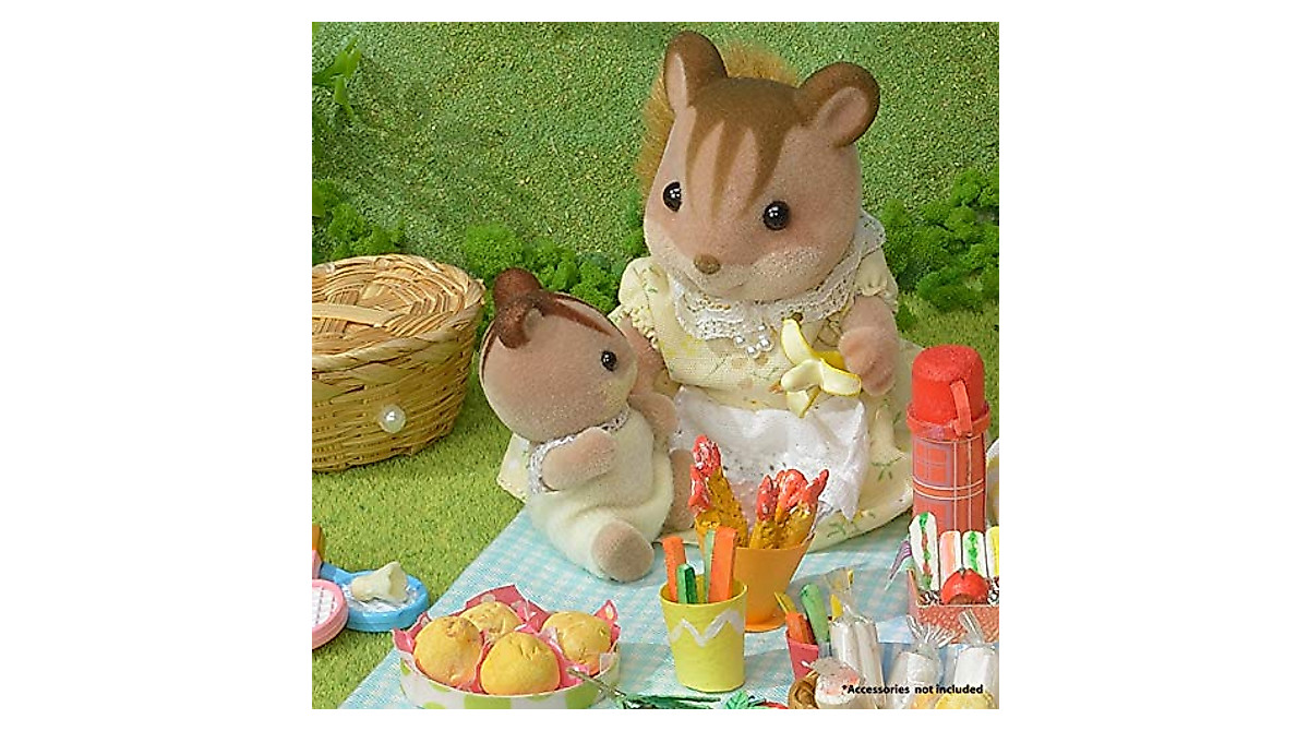 Calico Critters Walnut Squirrel Family - 4 Figures Set