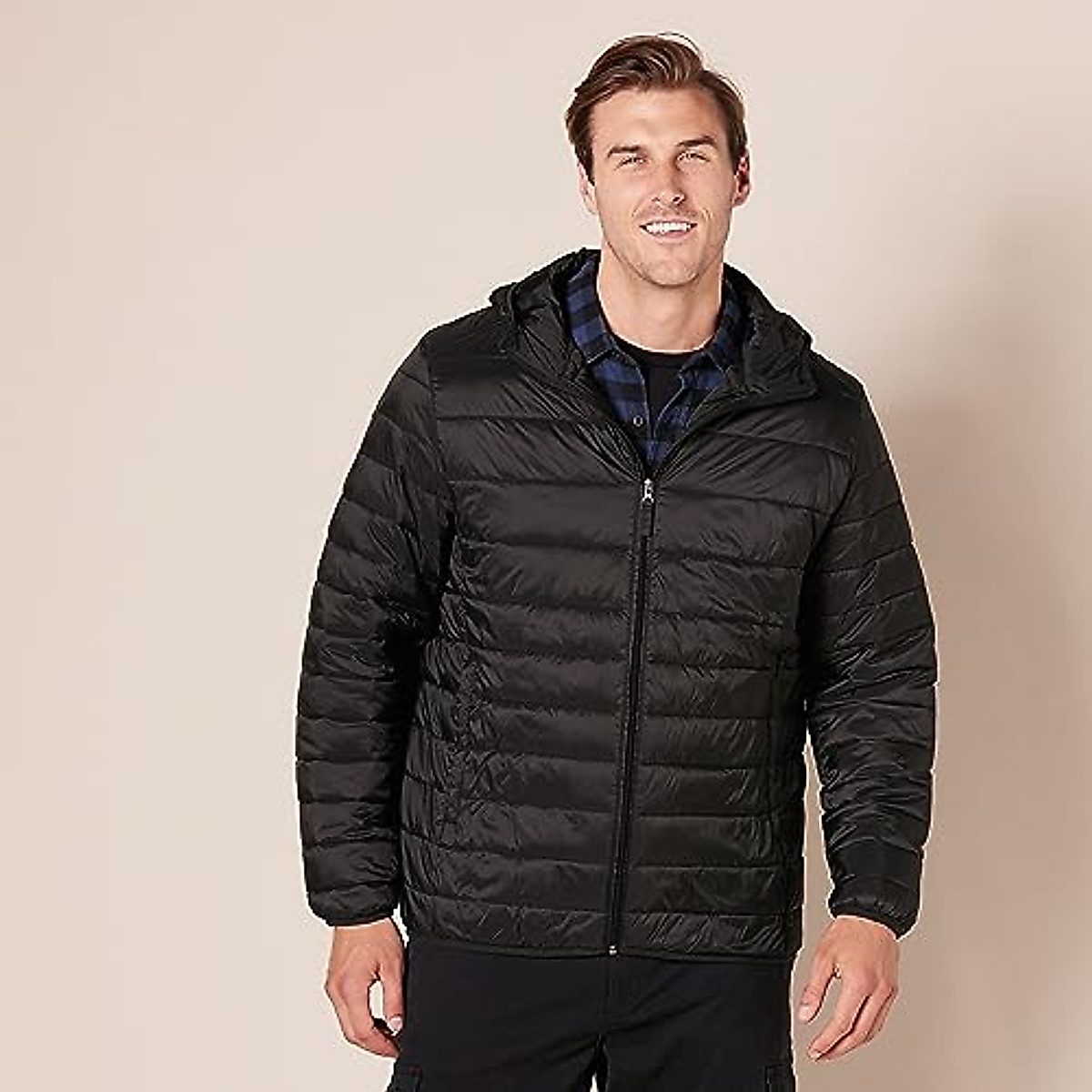 Amazon Essentials Men's Lightweight Water-Resistant Packable Hooded Puffer Jacket, Black, X-Small