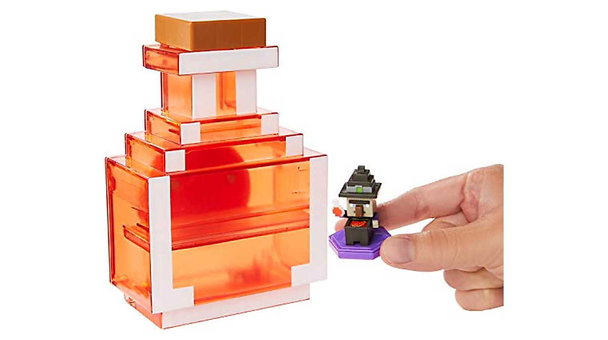 Mattel Minecraft Carry-Along Potion Case with Exclusive Mini Figure