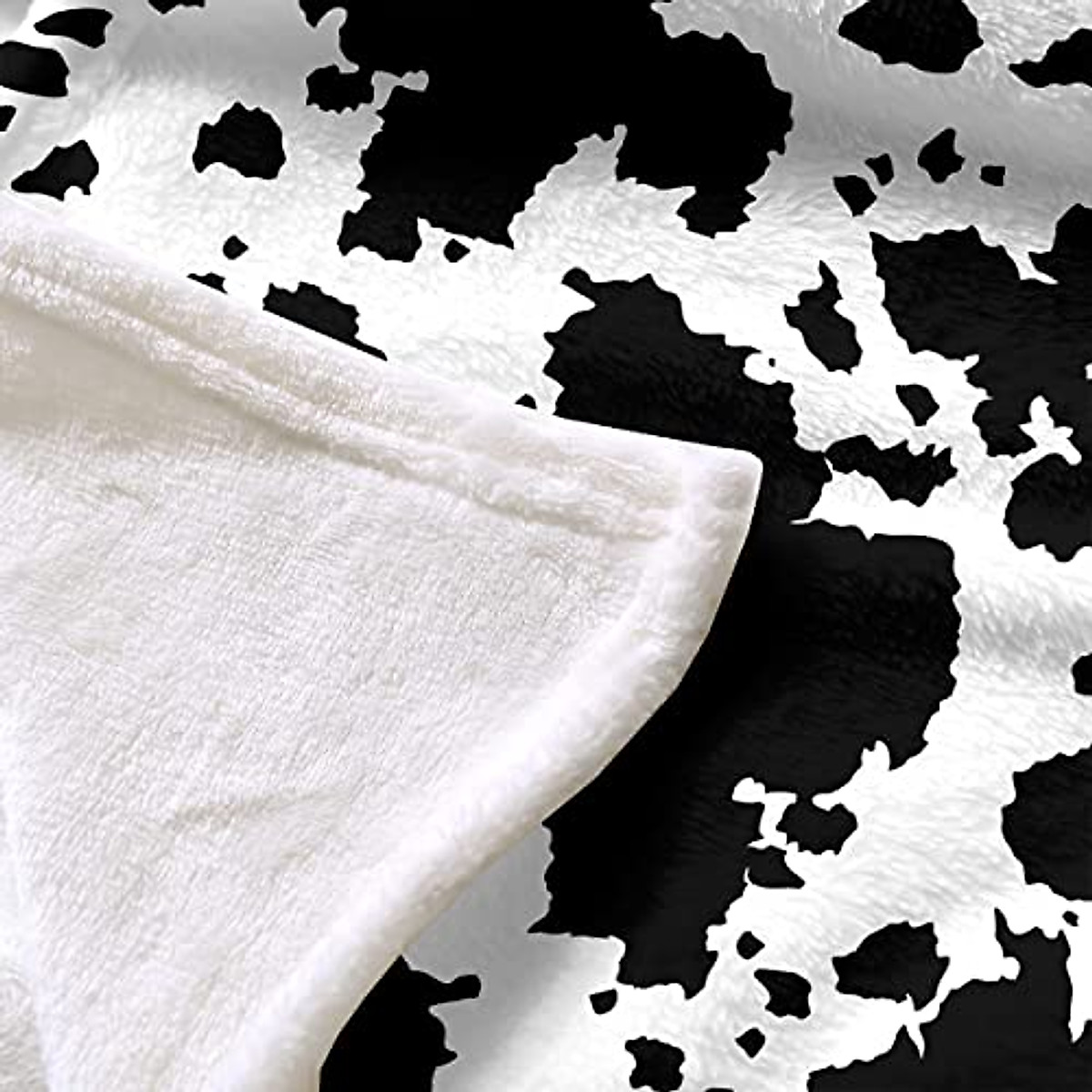 Flannel Cow Print Blanket Soft Cozy Fleece Lightweight Cow Throw Blanket for Couch Sofa Bed Office Car Travel All Season Warm Plush Black White Cow Print Throw Blankets for Kids Adults(50"×60")