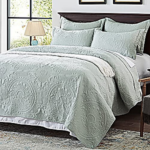 Anluoer Quilt Queen Size Bedding Set-Sage Green Embossed, Bedspreads-Lightweight Summer Soft Microfiber Bedspread, Bed Coverlet for All Seasons (1 Quilt, 2 Pillow Shams)