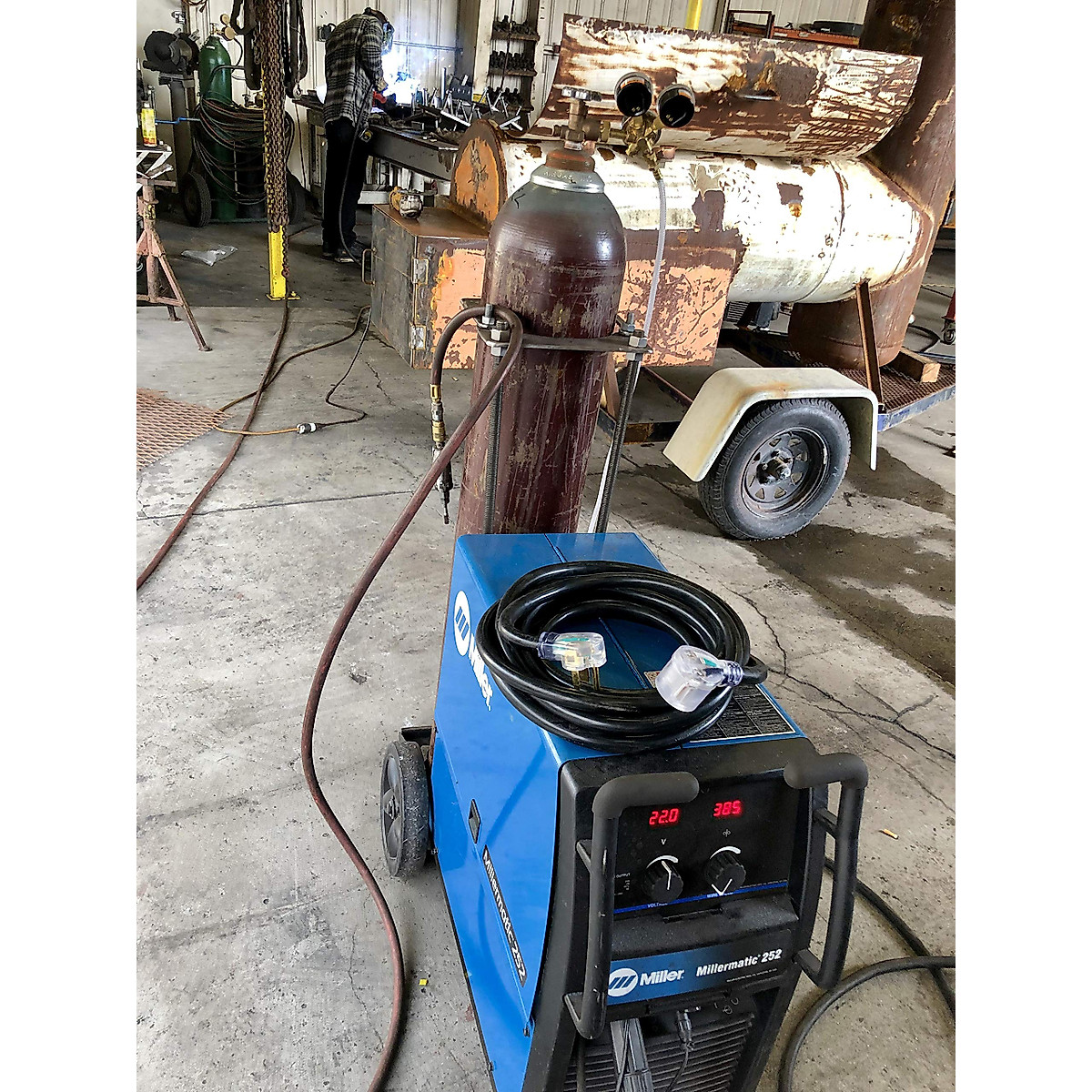 MaxWorks 80703 Heavy Duty 40 Foot 8 AWG/3C 6-50 Nema R Plug Lighted Welding Cord with ETL Approved