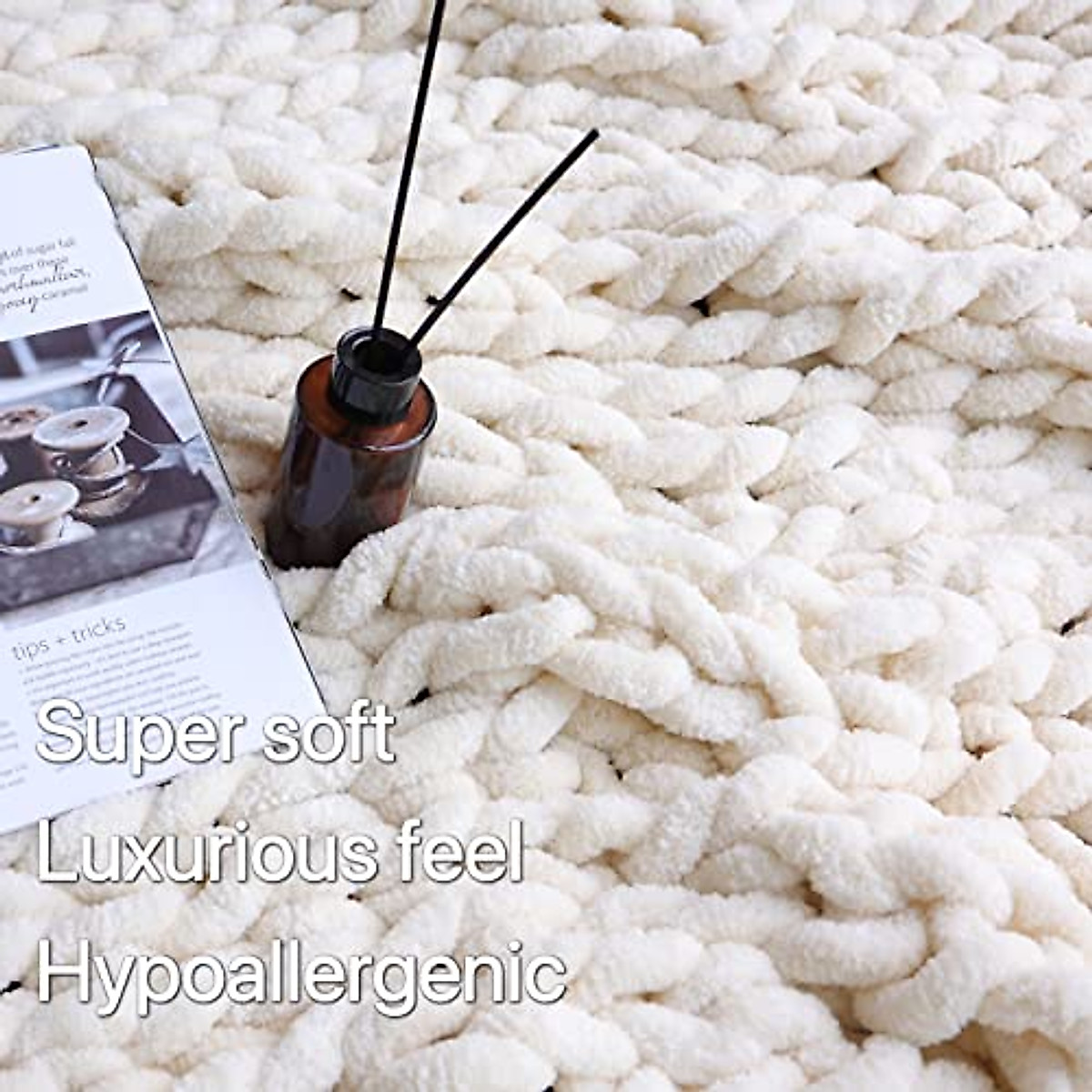 Maetoow Chenille Chunky Knit Blanket Throw （40×50 Inch）, Handmade Warm & Cozy Blanket Couch, Bed, Home Decor, Soft Breathable Fleece Banket, Christmas Thick and Giant Yarn Throws, Cream
